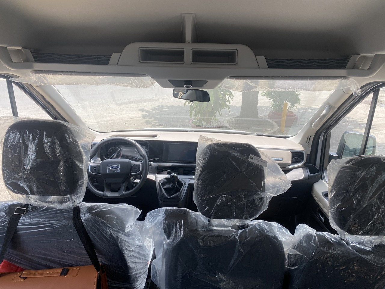 Ford Transit Trend 16 Chỗ - Giá Lăn Bánh Tốt Nhất