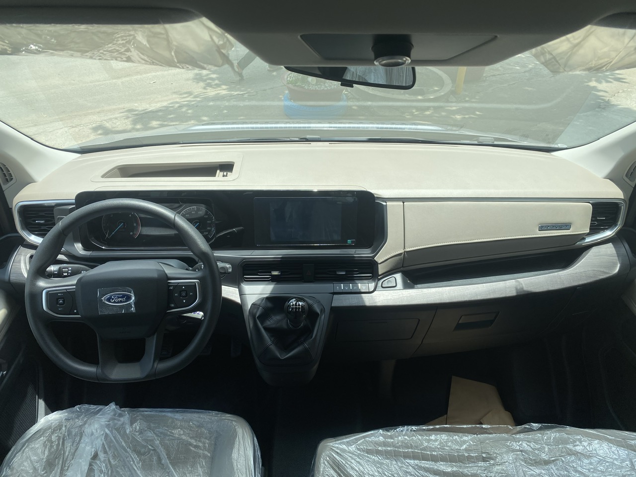 Ford Transit Trend 16 Chỗ - Giá Lăn Bánh Tốt Nhất